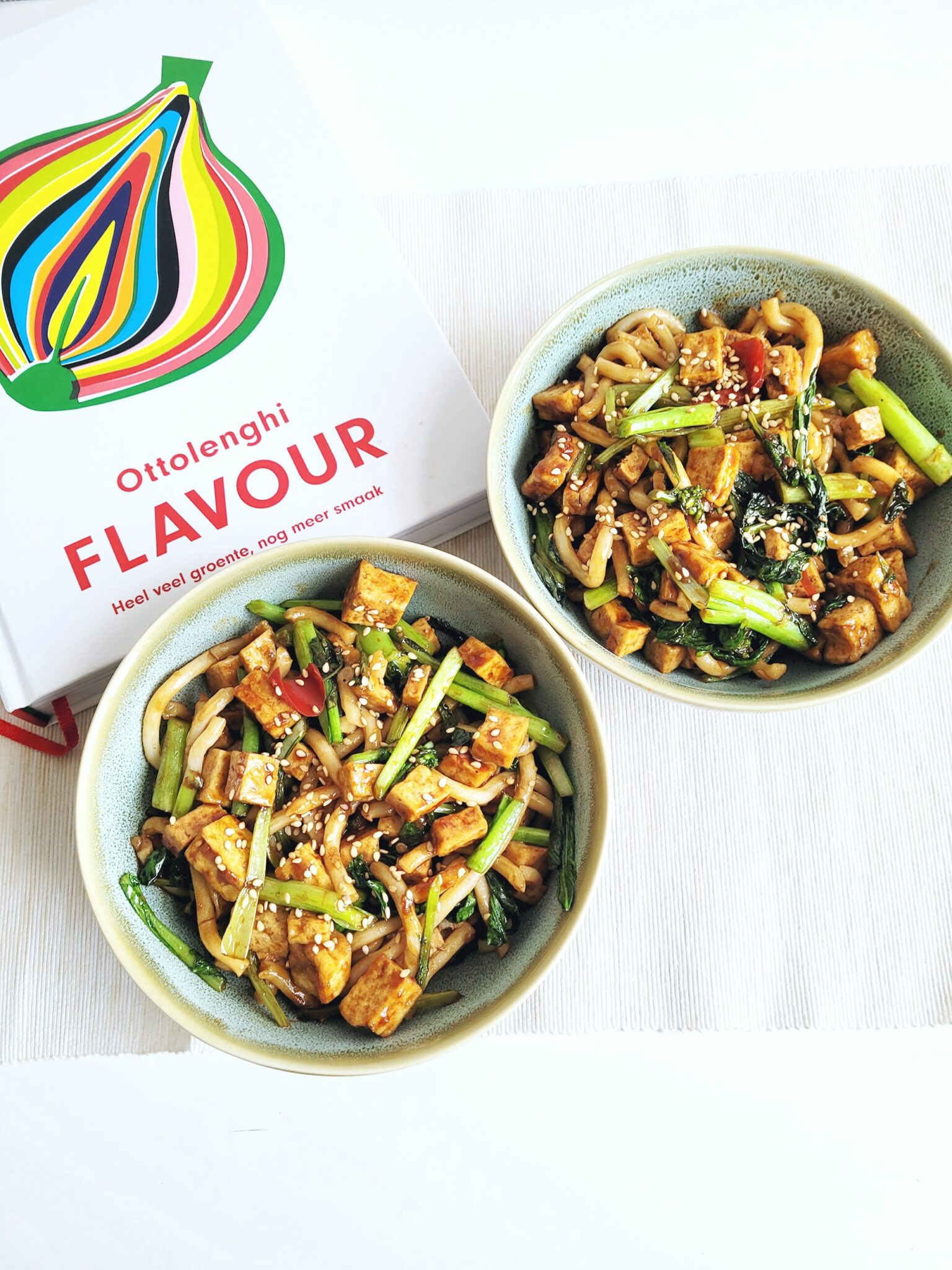 Gebakken Tofu met Choy Sum en verse Udon Noodles - Priya Loves Food ...